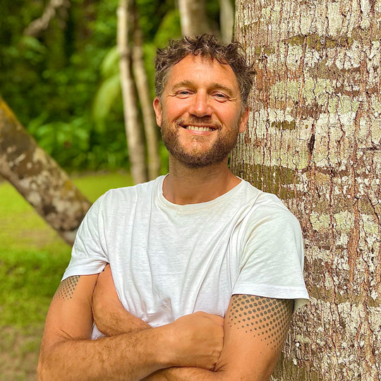 BIOGRAPHY – TAVAR ZAWACKI